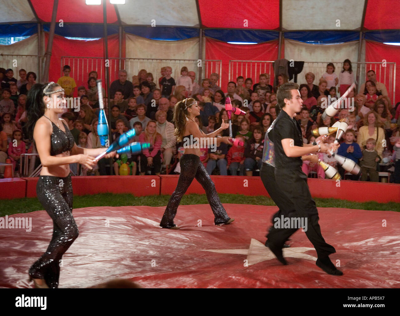 Circus Performer Juggler High Resolution Stock Photography and Images ...