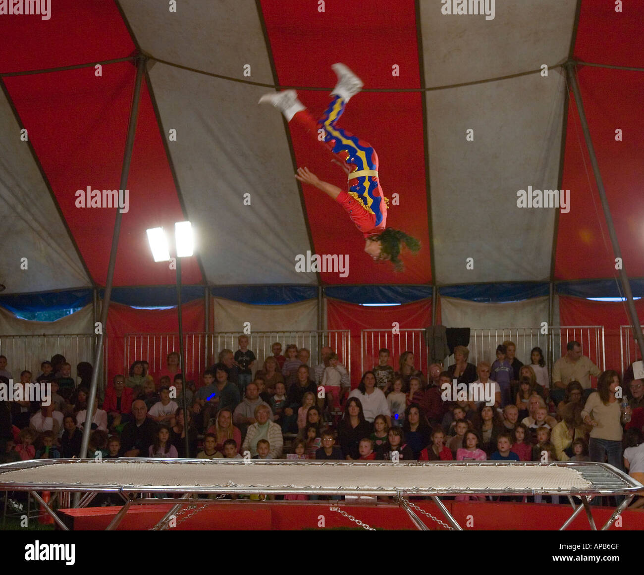 Trapeze and high wire performers hi-res stock photography and images ...
