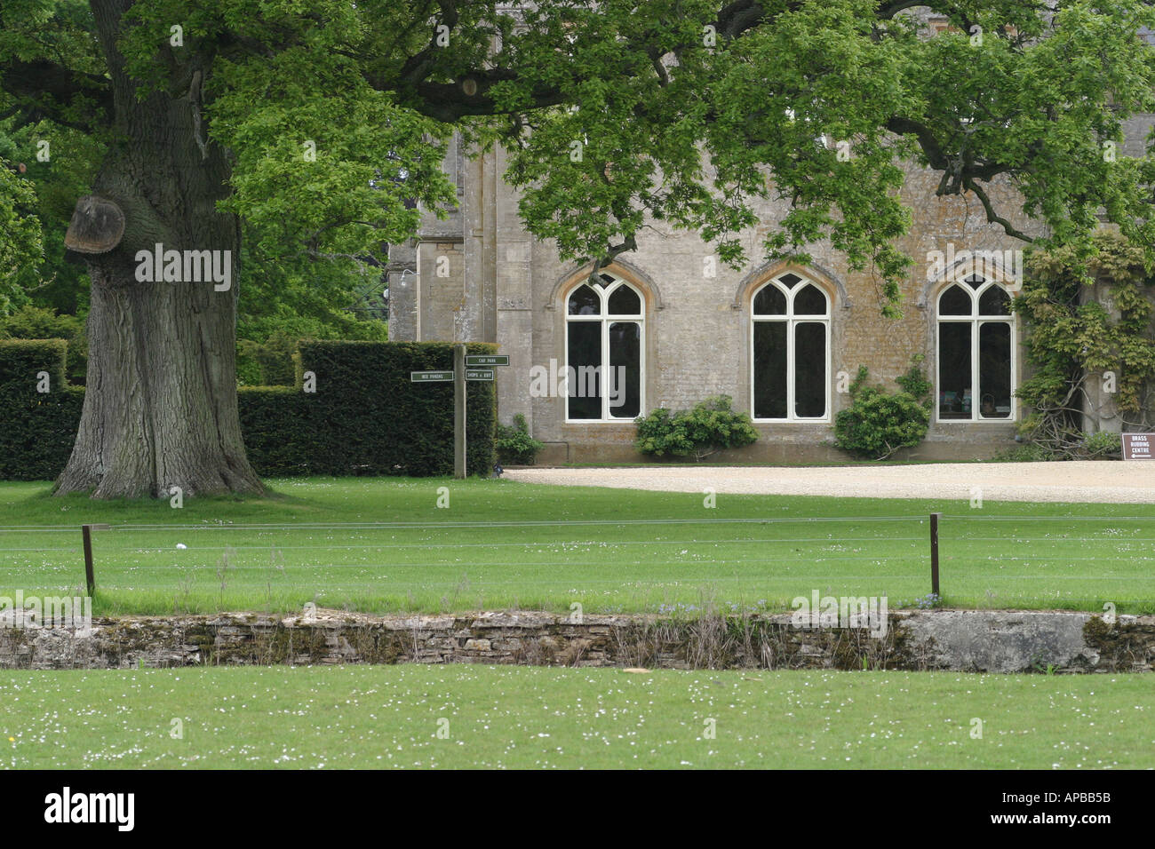 Garden ha ha wall hi-res stock photography and images - Alamy