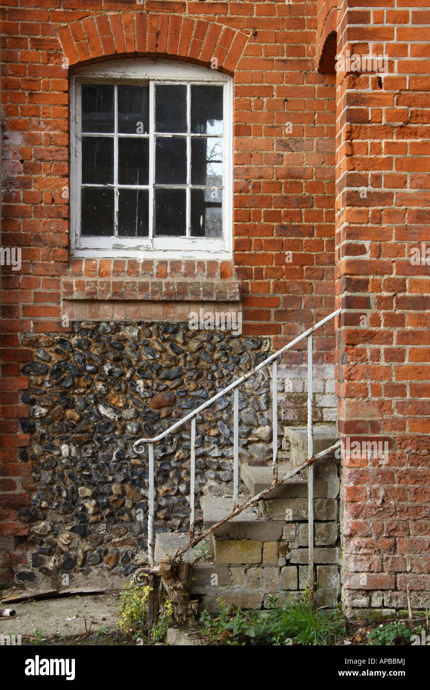 Steps leading to a door of an old empty Victorian house Stock Photo - Alamy