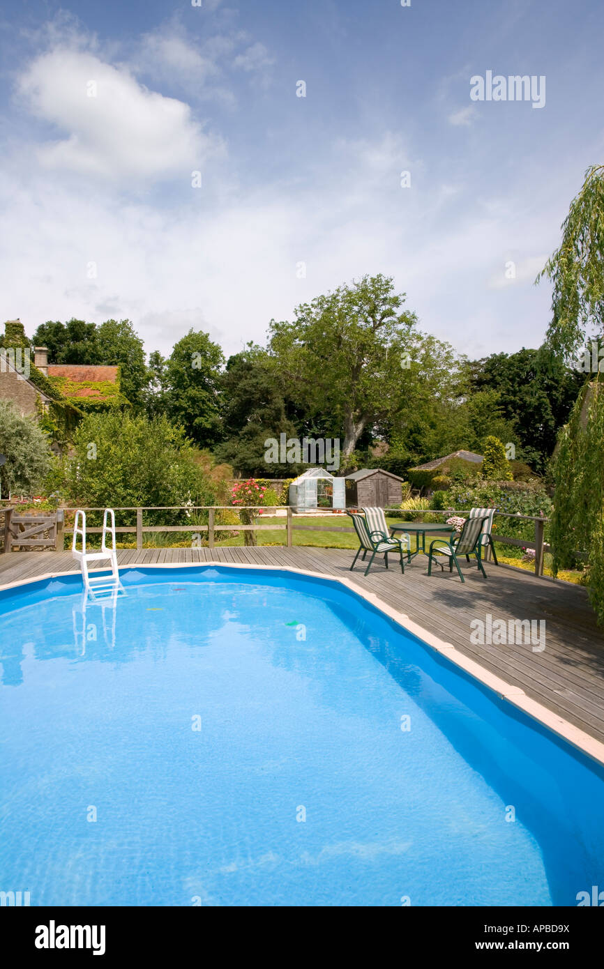 Private swimming pool uk hi-res stock photography and images - Alamy