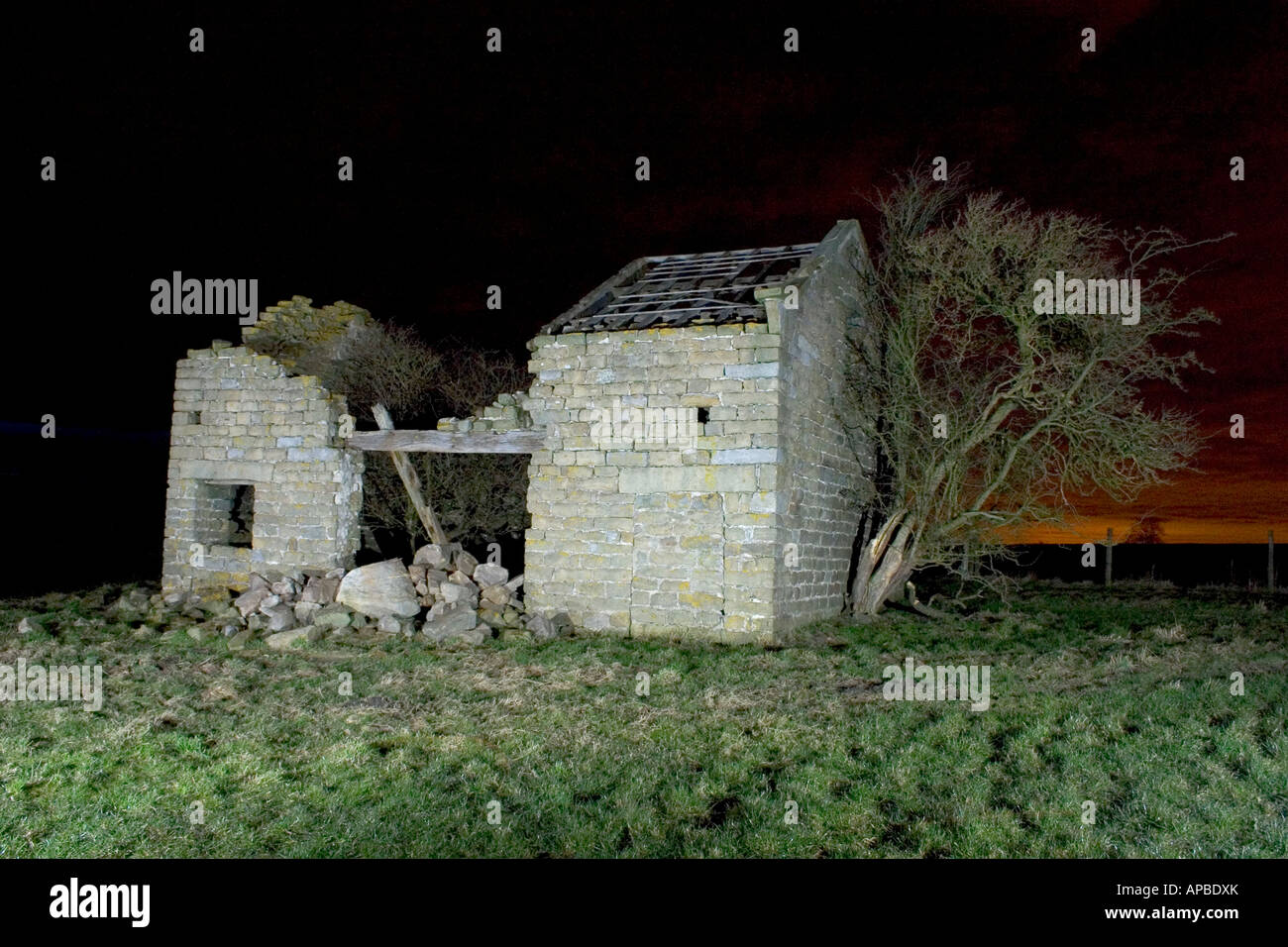 Yorkshire Stone Barn at Night Stock Photo - Alamy