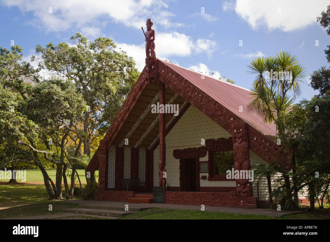 Maori Whare runanga marai Waitangi meeting house in Treaty Grounds ...
