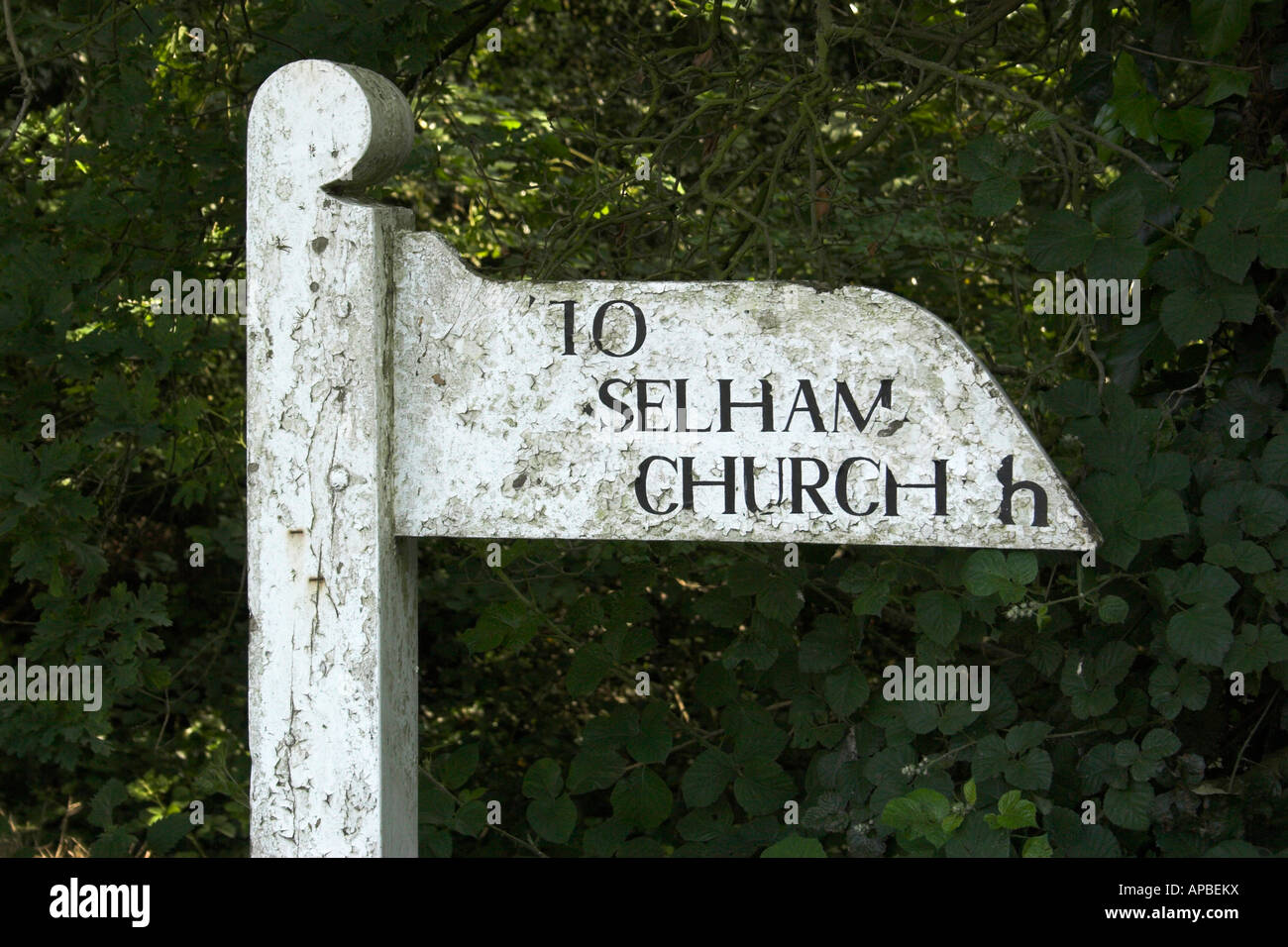 'To Selham Church' wooden sign - Selham, West Sussex Stock Photo - Alamy