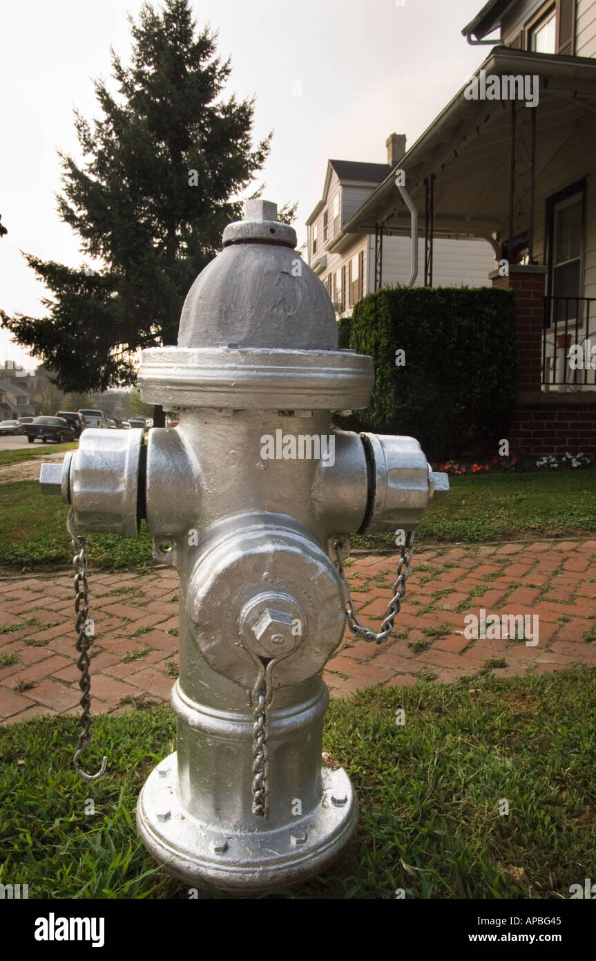 Fire plug hi-res stock photography and images - Alamy