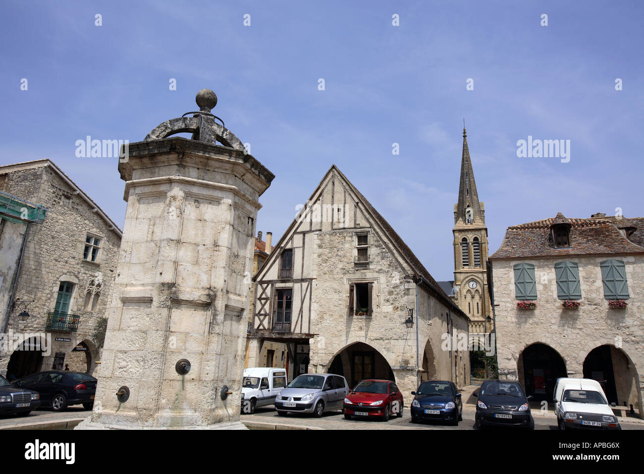 Eymet dordogne france bastide hi-res stock photography and images - Alamy