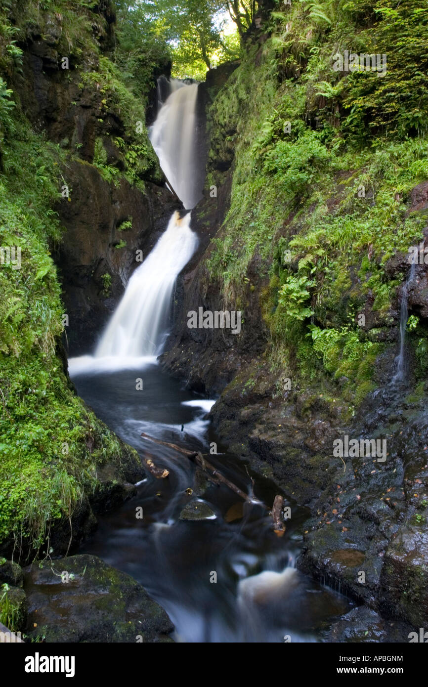 Two tiered waterfall hi-res stock photography and images - Alamy