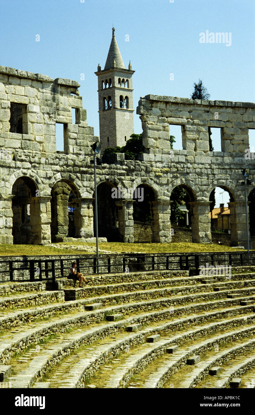 Amphitheatre amphitheater open air venue hi-res stock photography and ...