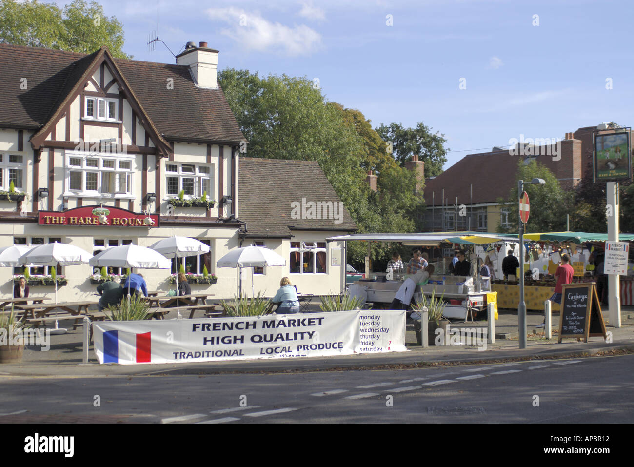 Esher pub hi-res stock photography and images - Alamy