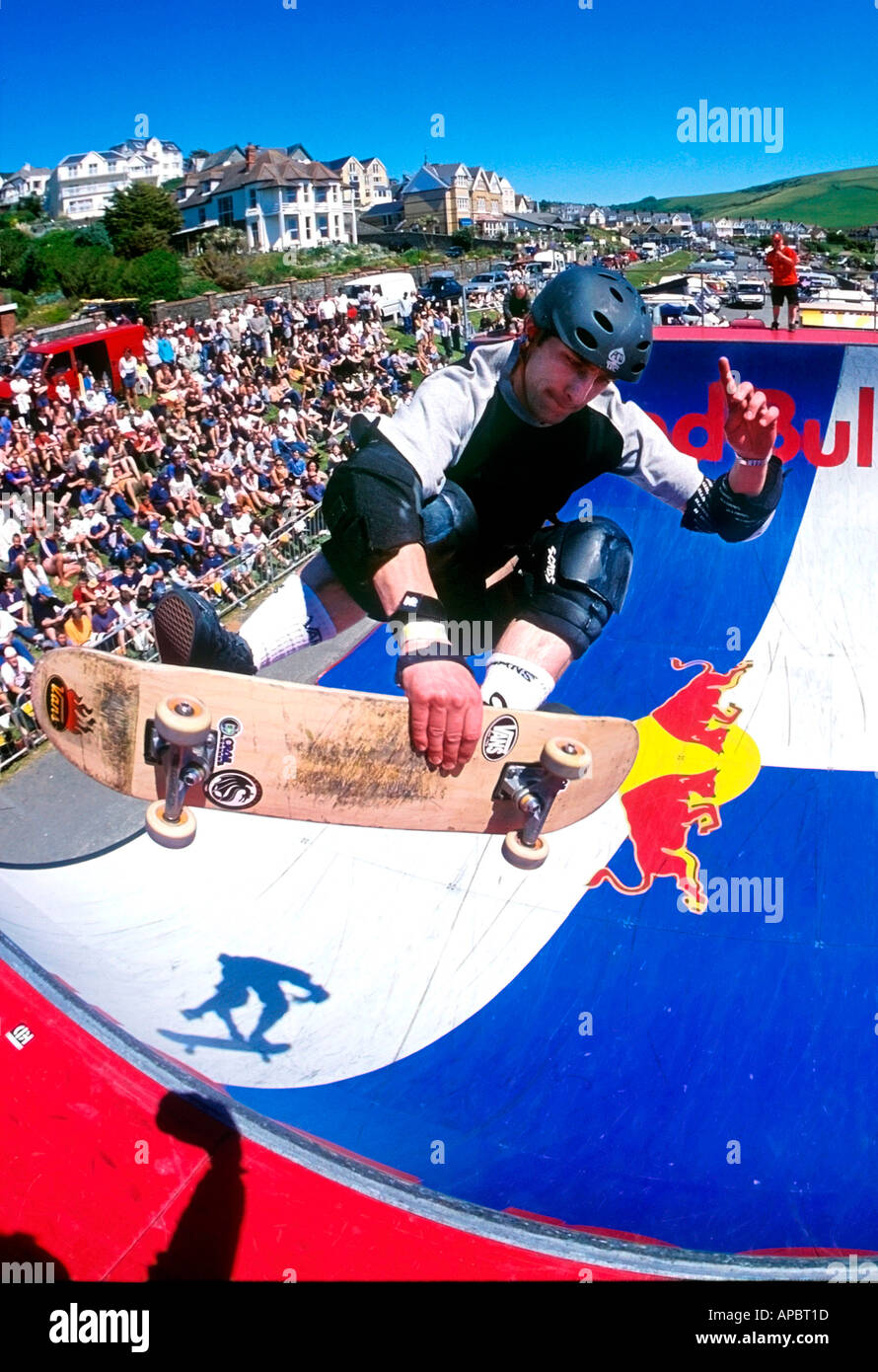 Top skateboarder Mike Edwards Stock Photo - Alamy