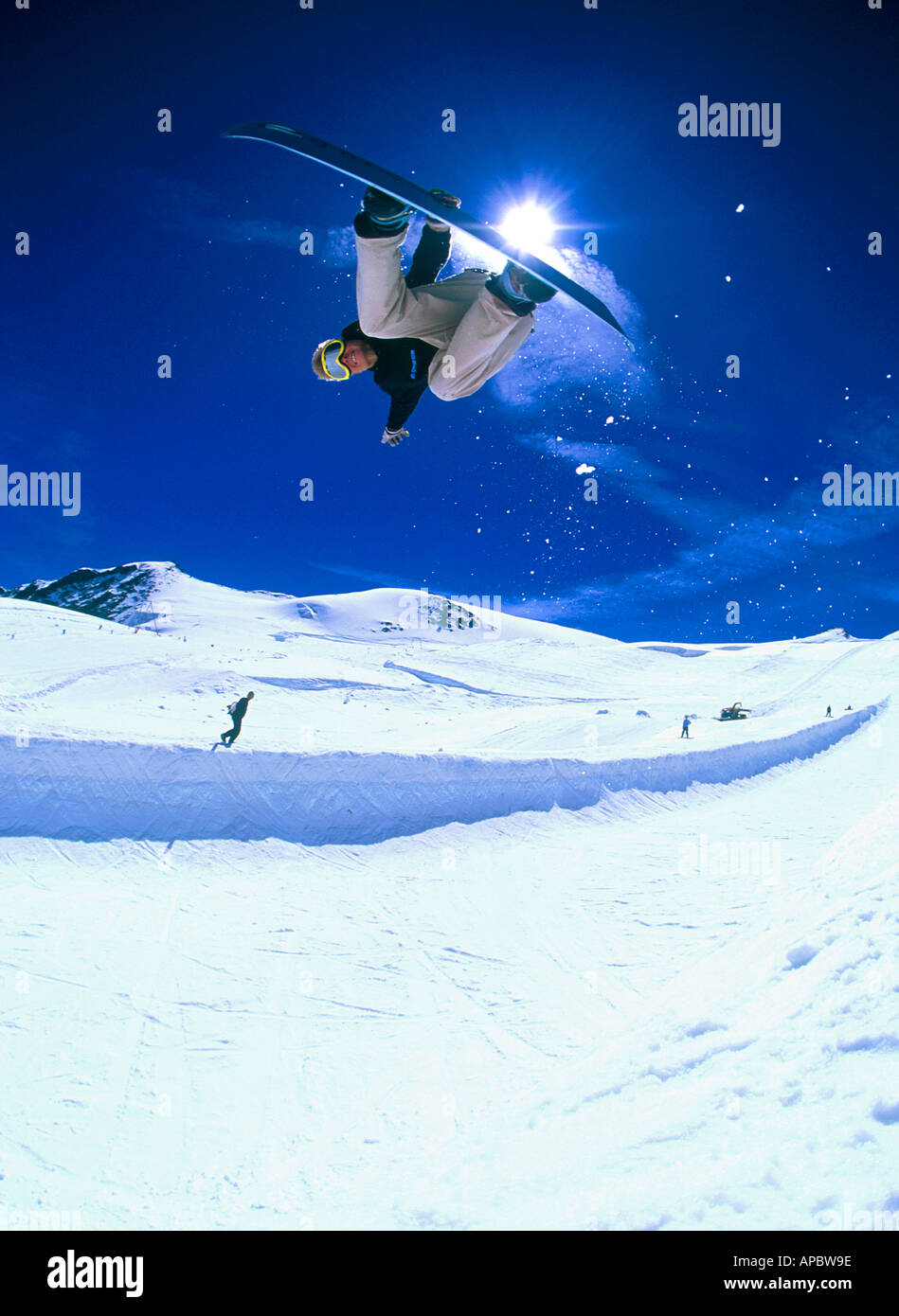Snowboarding action hi-res stock photography and images - Alamy