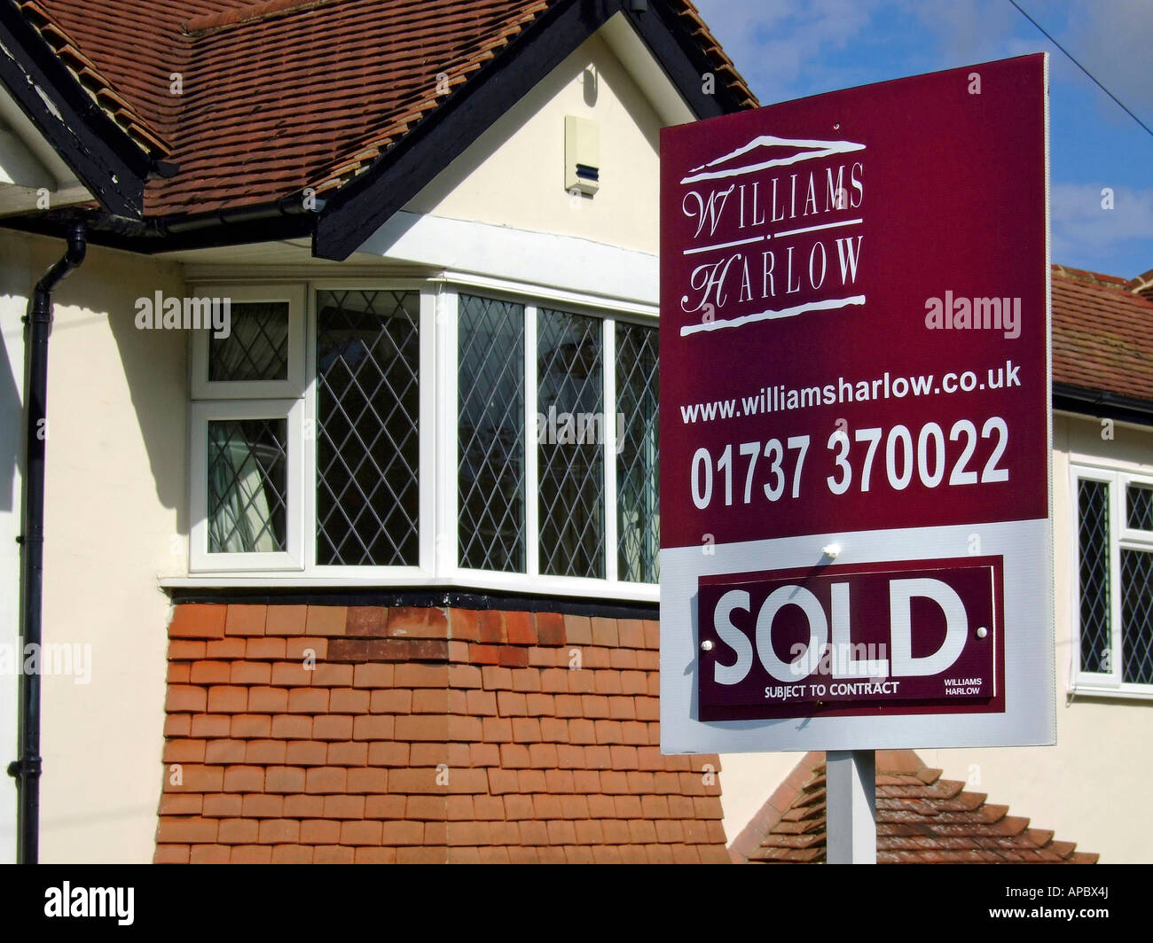 Sold house england hi-res stock photography and images - Alamy