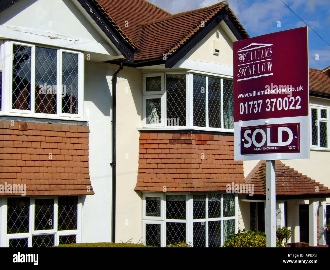 Sold house england hi-res stock photography and images - Alamy