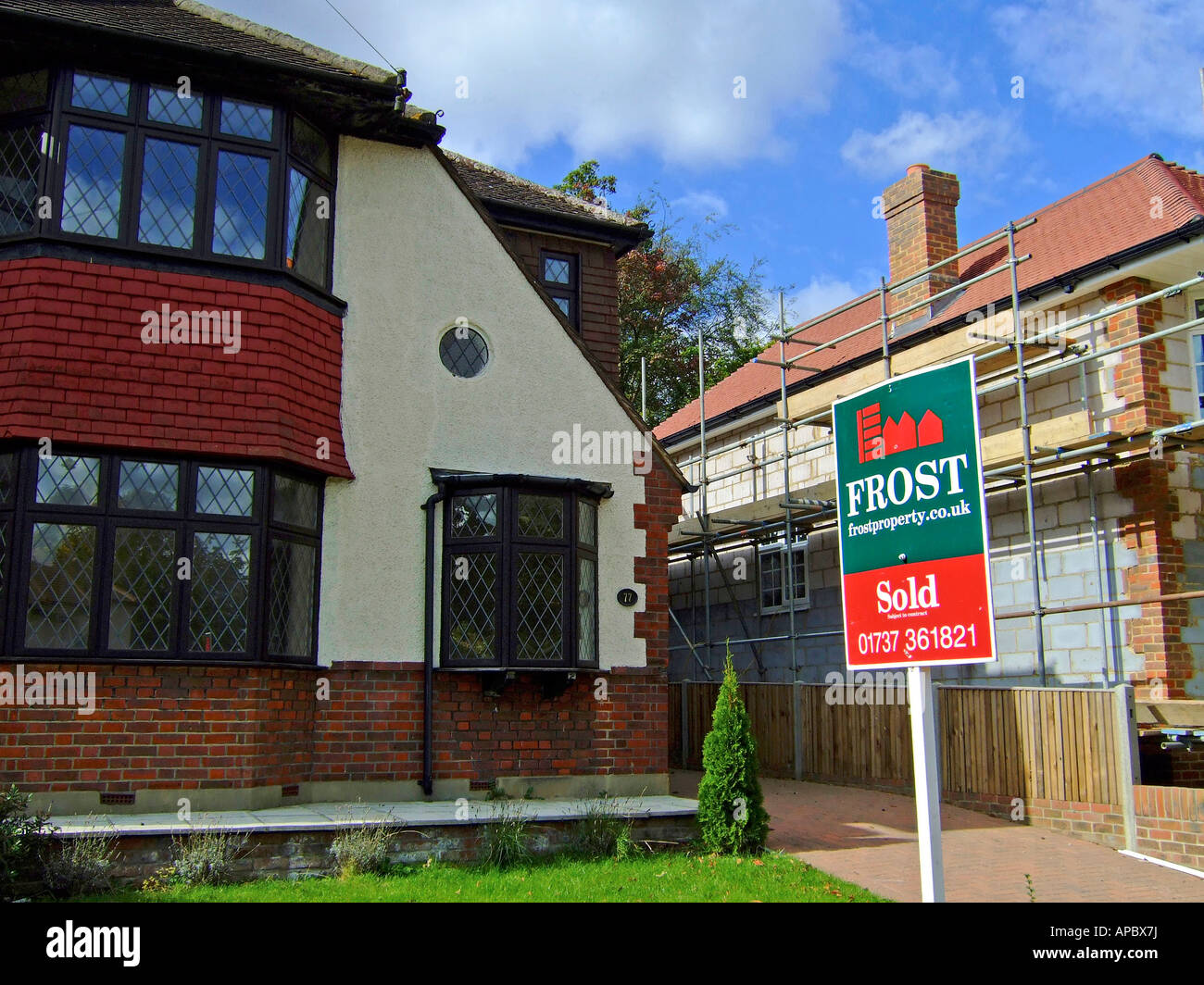 Sold house england hi-res stock photography and images - Alamy