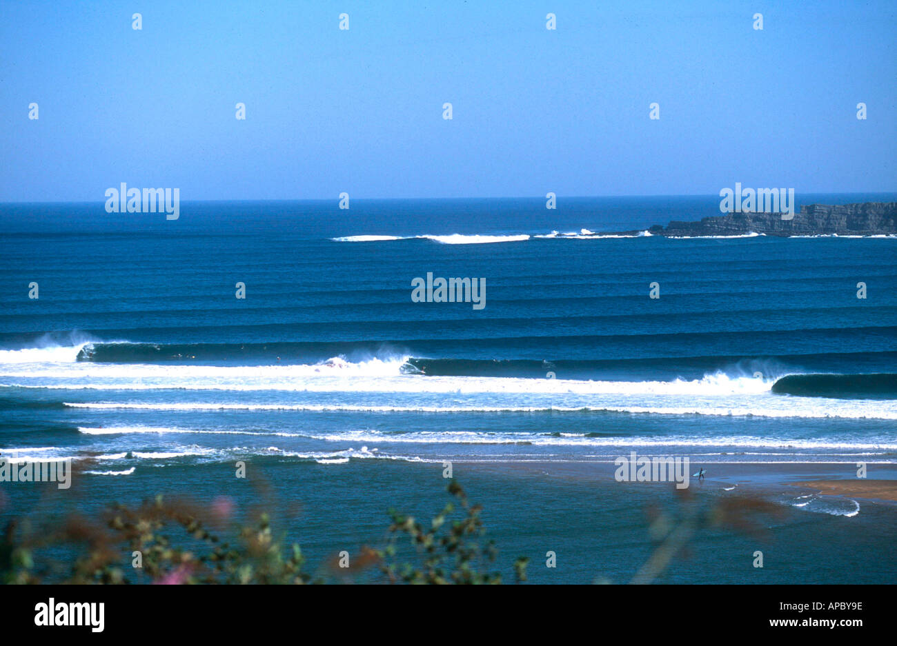 Mundaka surf hi-res stock photography and images - Alamy