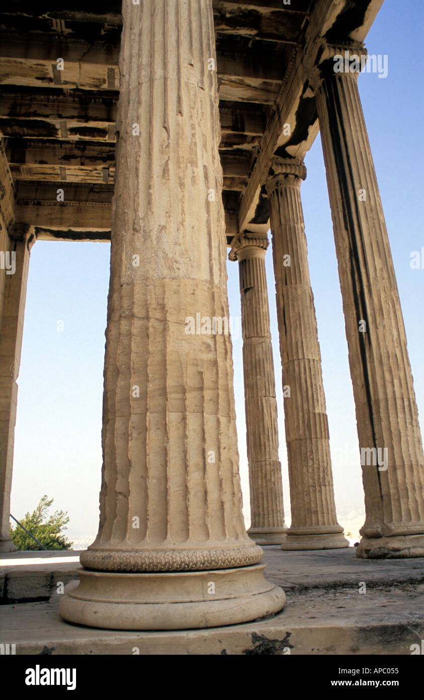 Ionic pillars hi-res stock photography and images - Alamy
