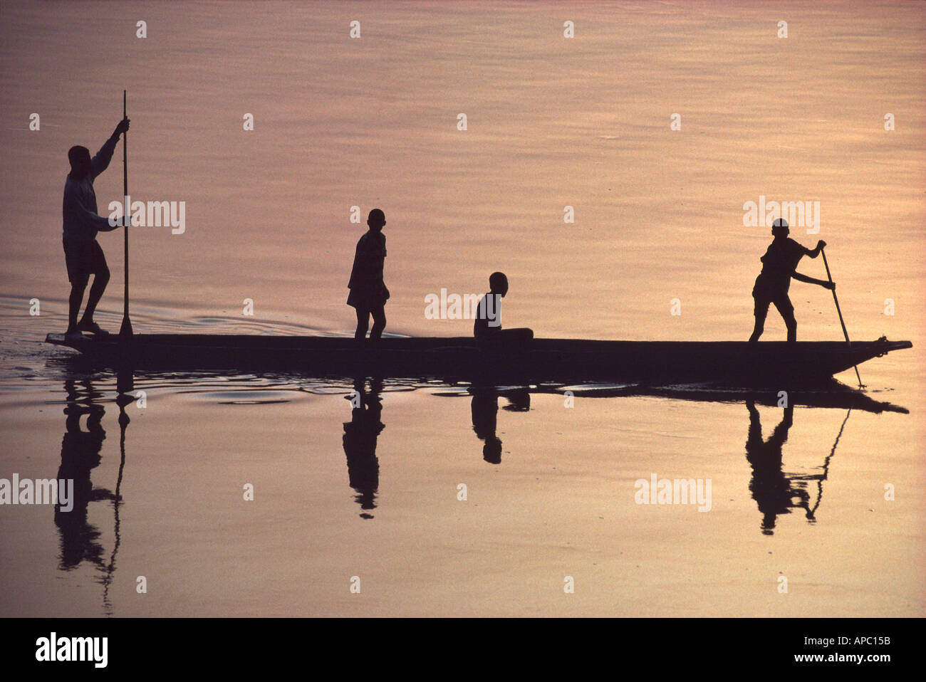 Pirogue dugout congo zaire river hi-res stock photography and images ...