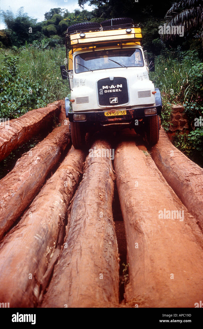 Log truck crossing hi-res stock photography and images - Alamy