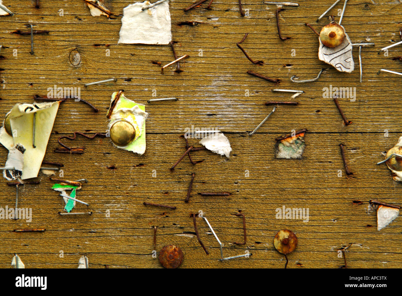 Scraps of paper hi-res stock photography and images - Alamy