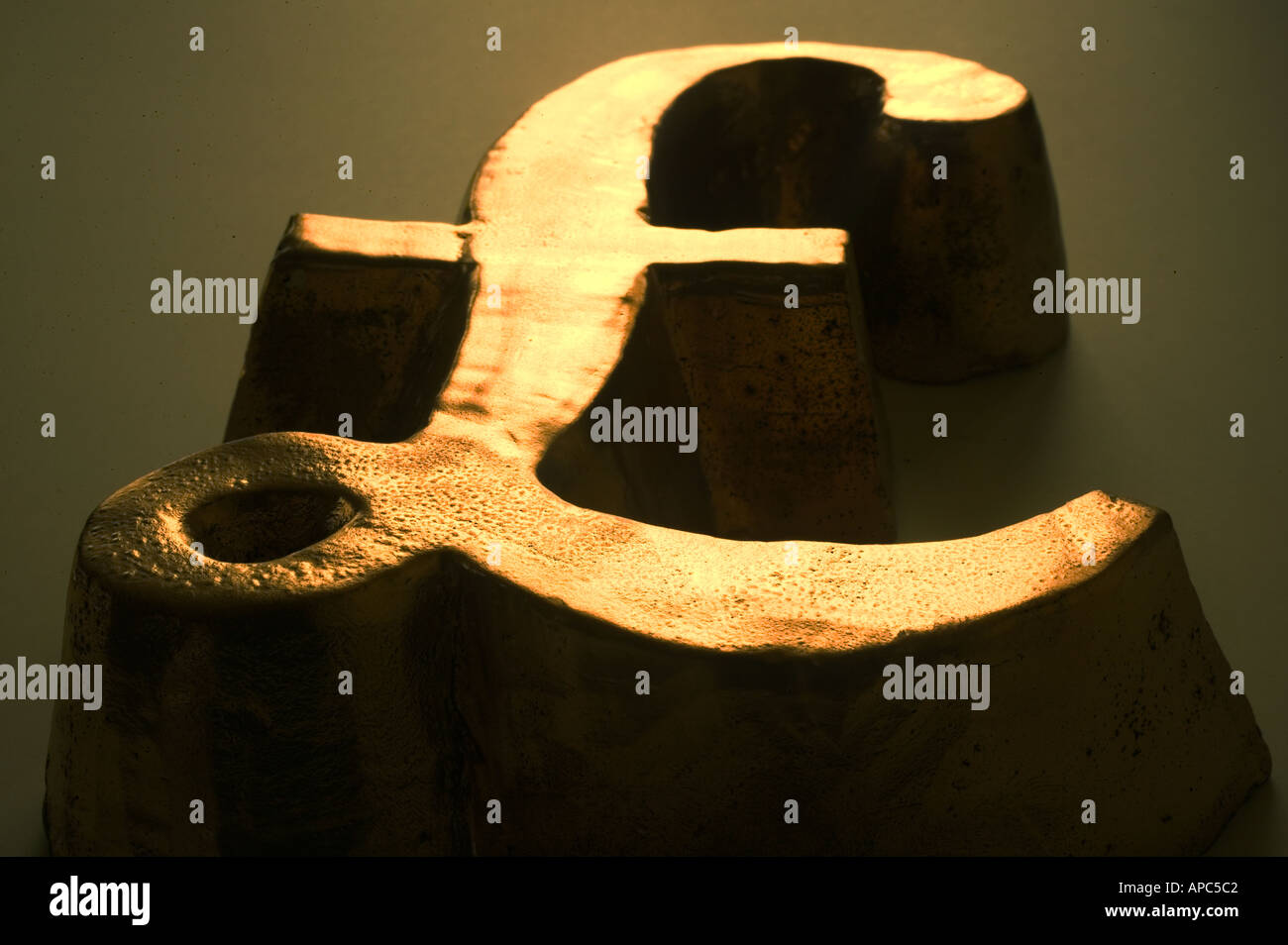 Pound Money Sign Figure Gold 2 Stock Photo - Alamy
