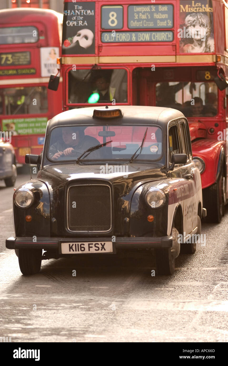 Black cab London Stock Photo - Alamy