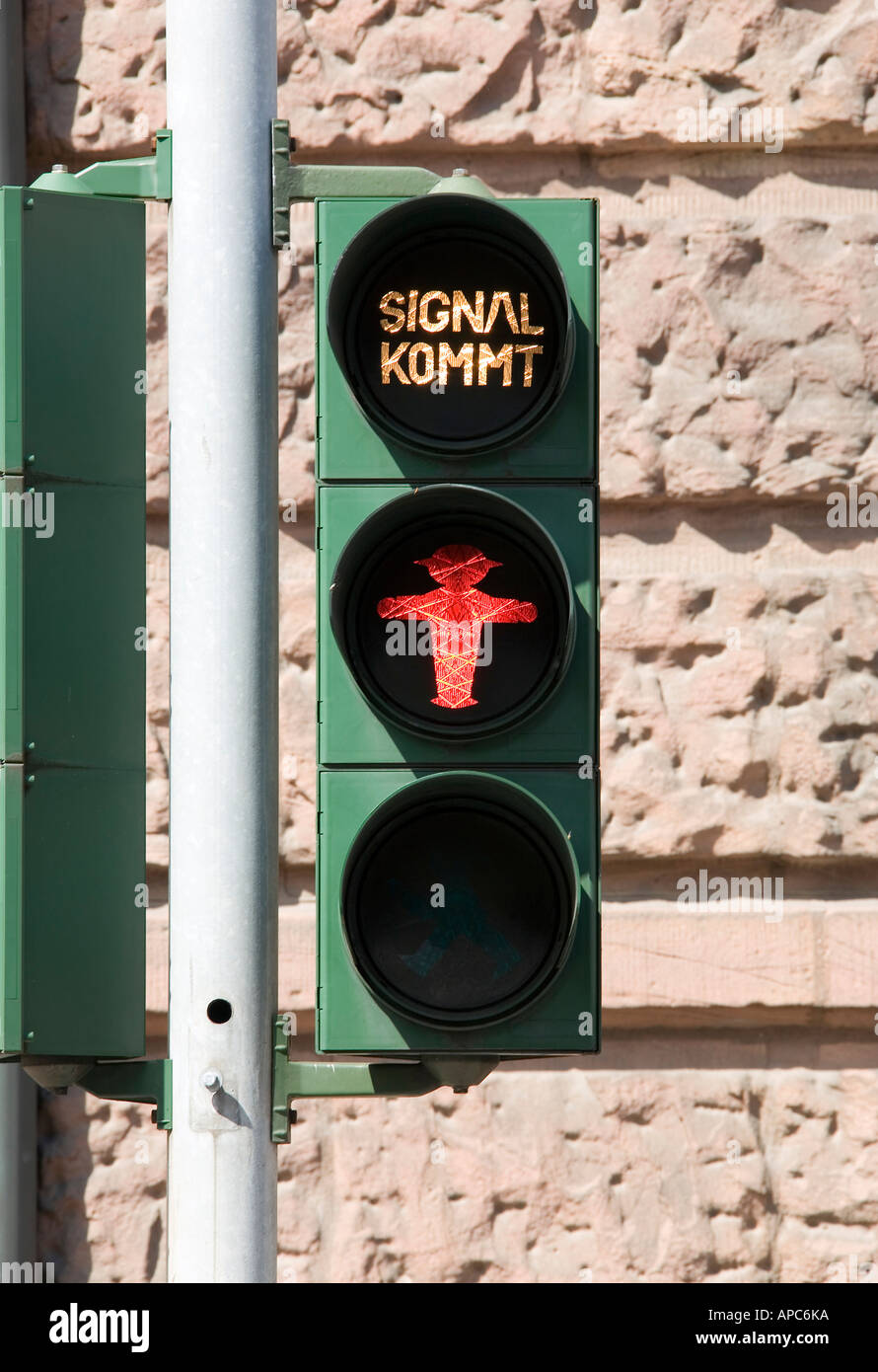 Waiting signal at a pedestrian light Stock Photo - Alamy