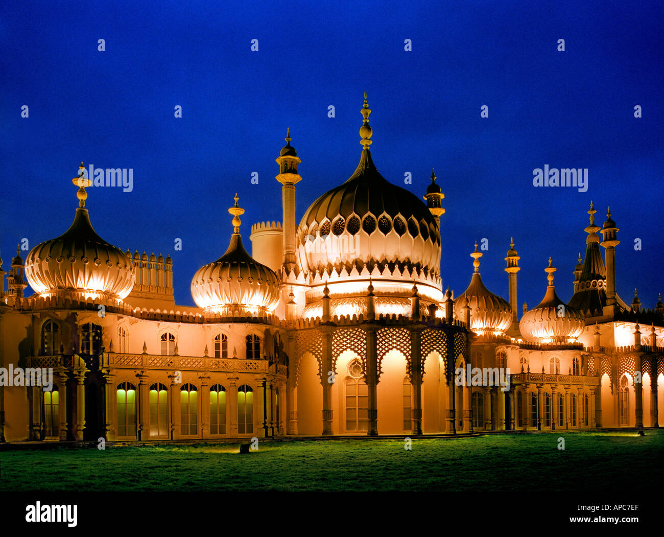 Royal pavillion brighton night hi-res stock photography and images - Alamy