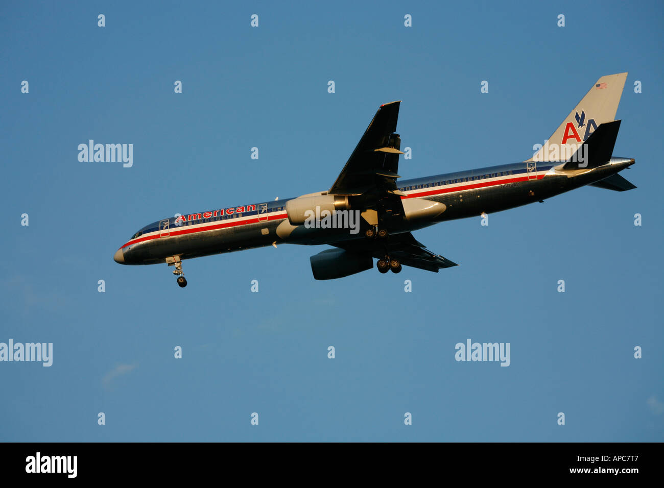 American airlines plane hi-res stock photography and images - Alamy