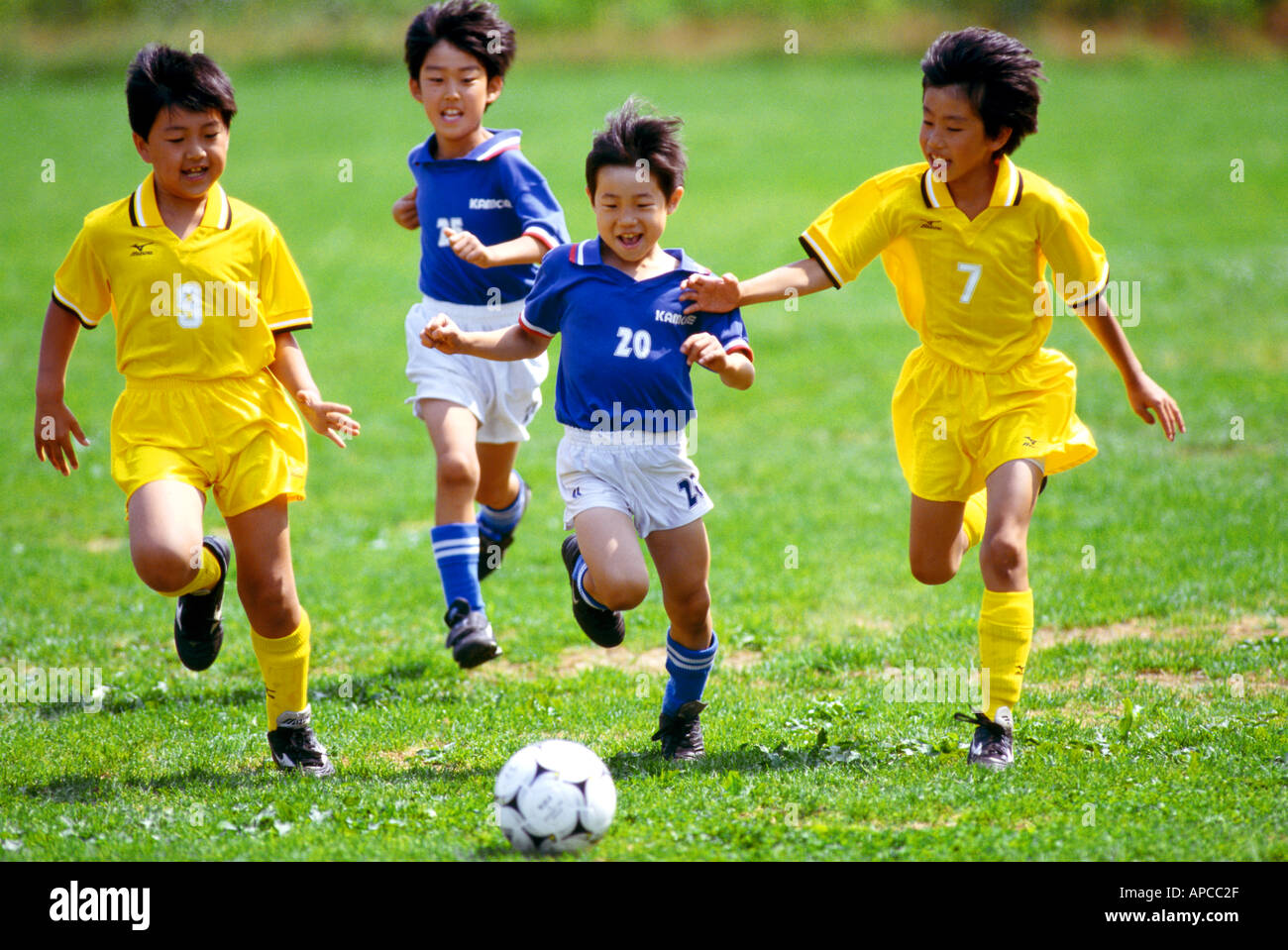 Kids children child football hi-res stock photography and images - Alamy