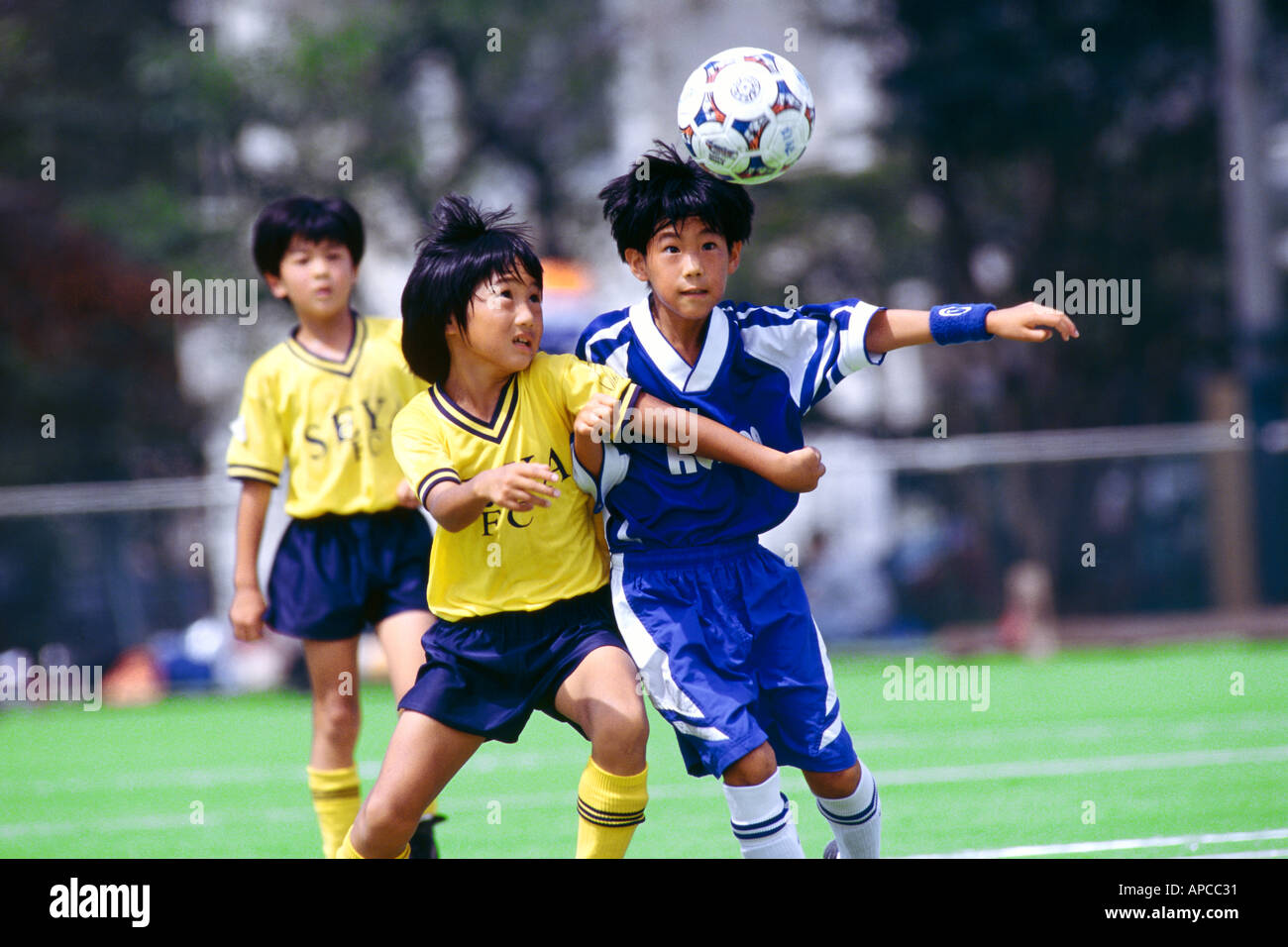 Kids children child football hi-res stock photography and images - Alamy
