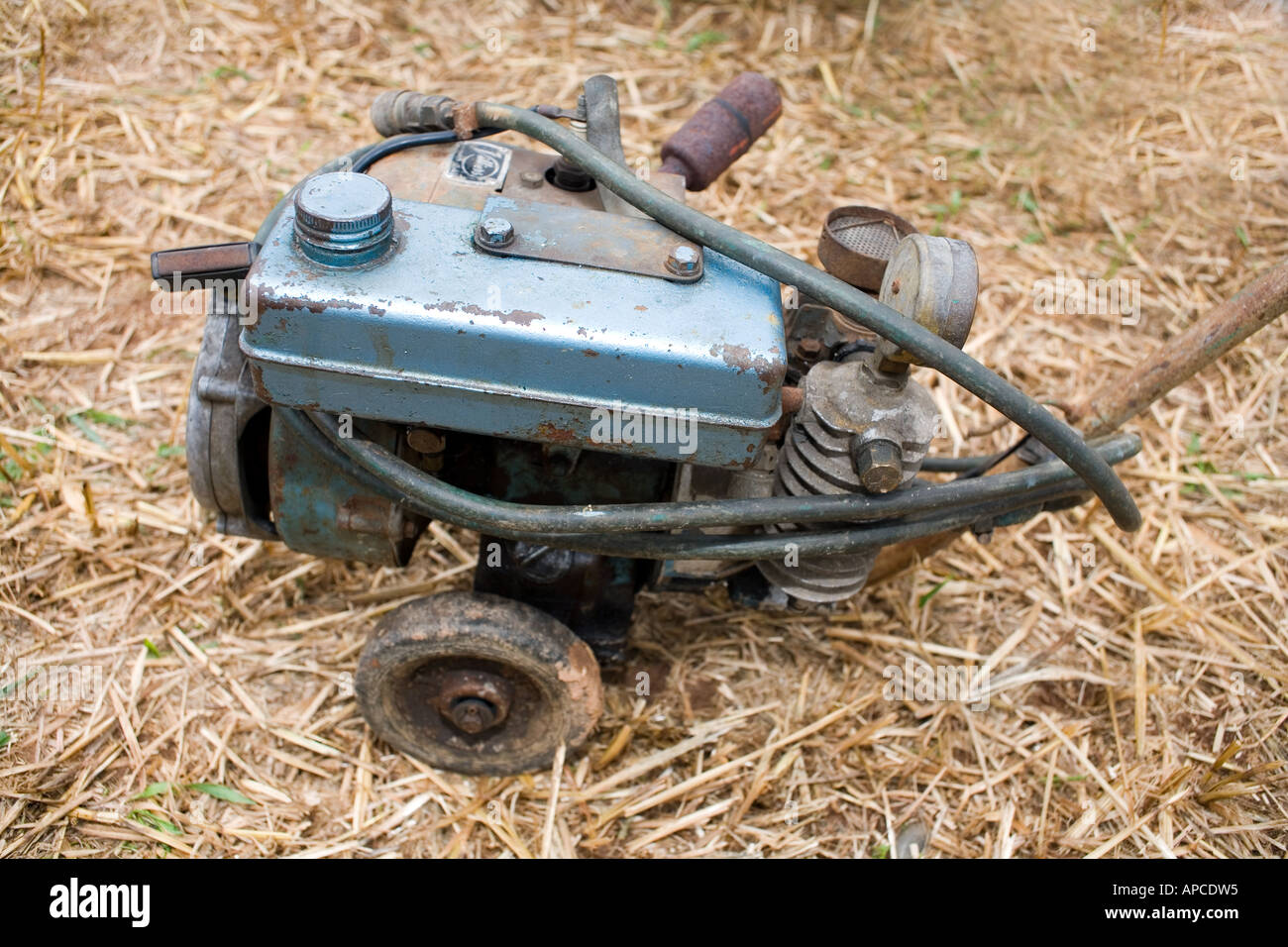 Vintage air compressor with Schrader pneumatic coupling Vintage air ...