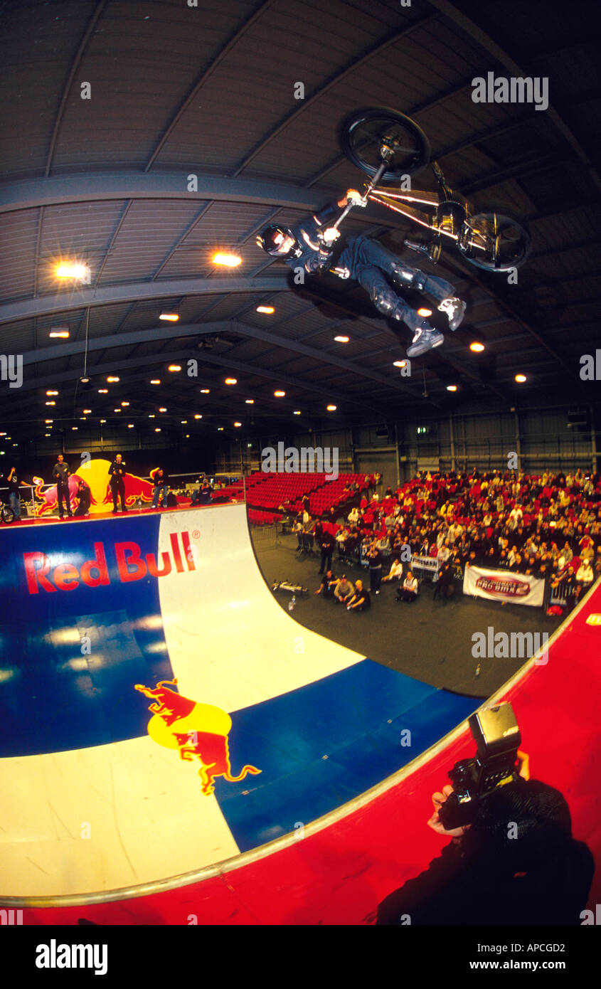 Mat Hoffman in action at the Backyard Jam London March 2002 Stock Photo ...