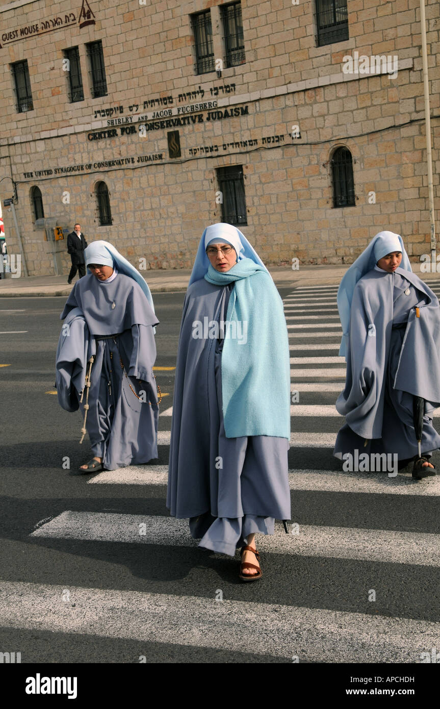 Nuns walk hi-res stock photography and images - Alamy
