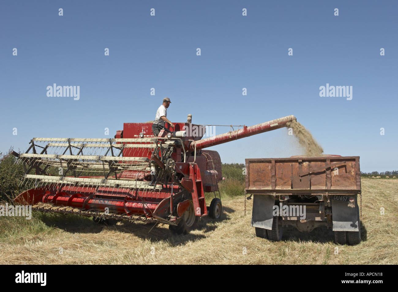 Chaff unloading hi-res stock photography and images - Alamy