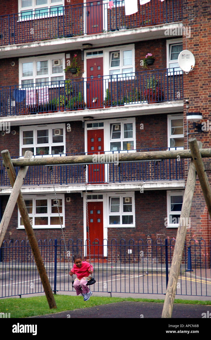 Council Estate Children England High Resolution Stock Photography and ...