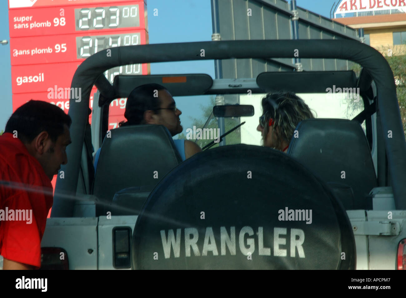 Full service petrol station hi-res stock photography and images - Alamy