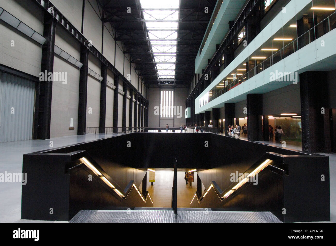 Tate modern gift shop hi-res stock photography and images - Alamy