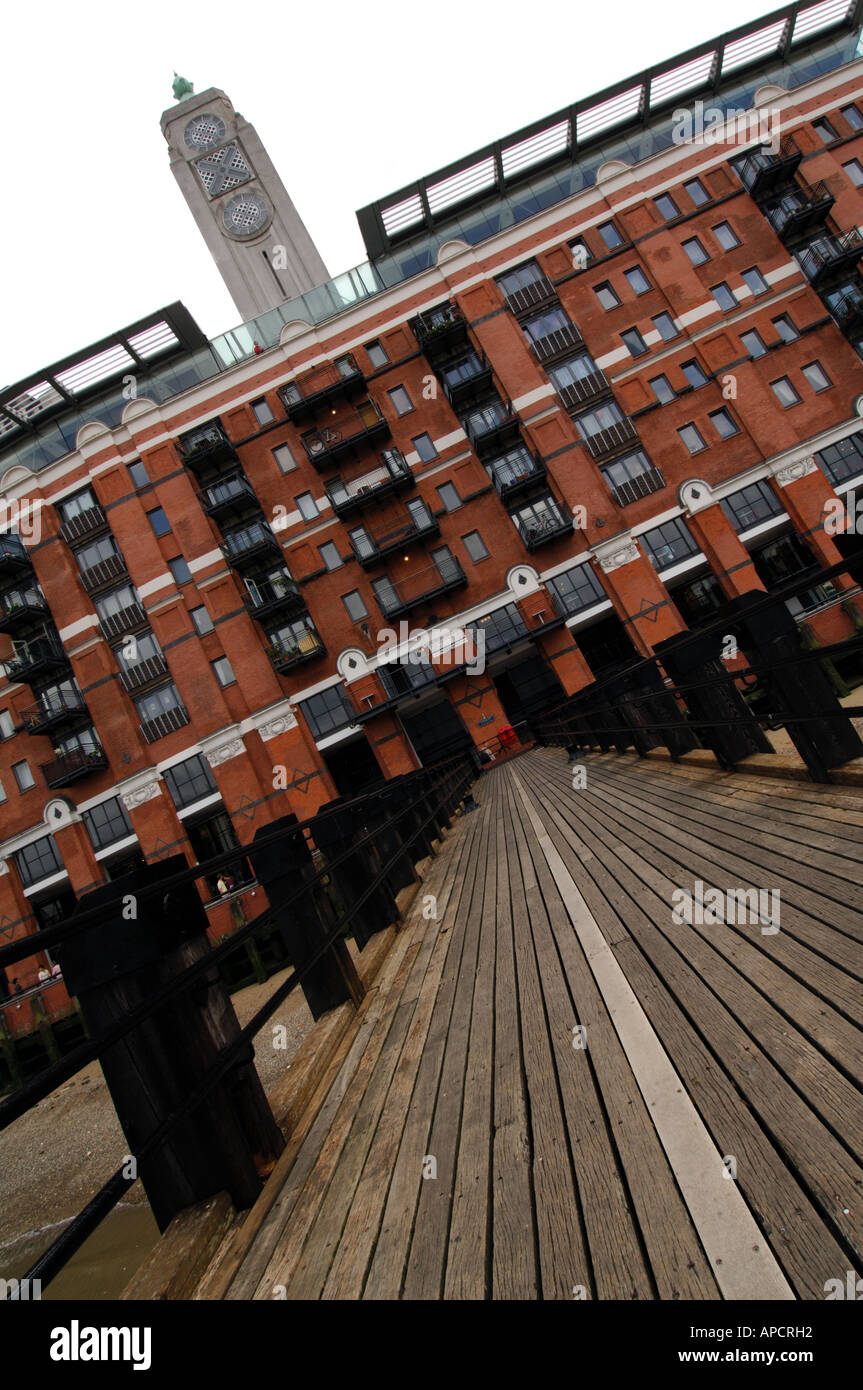 London jetties buildings hi-res stock photography and images - Alamy
