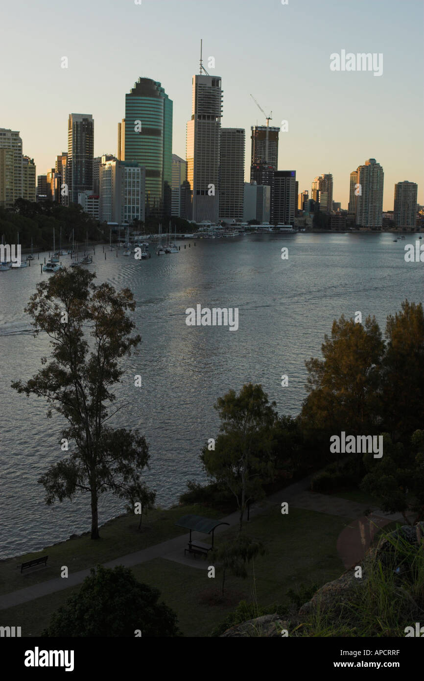 Looking down the Brisbane River from the Kangaroo Point cliffs ...