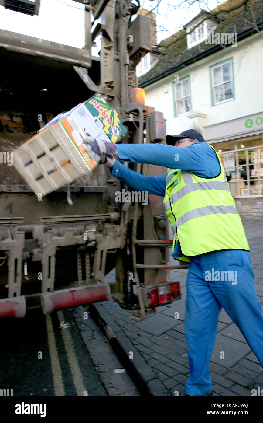 Dustbin lorry collecting rubbish hi-res stock photography and images ...