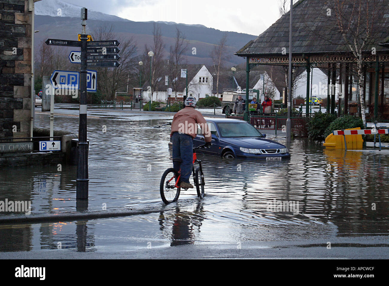 the flooded highstreet in keswick during the floods of 2005 Stock Photo ...