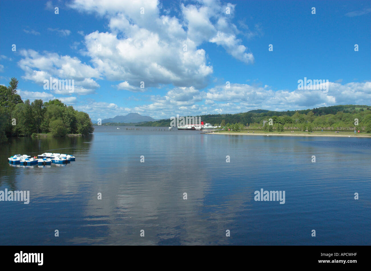 Balloch scotland tourists hi-res stock photography and images - Alamy