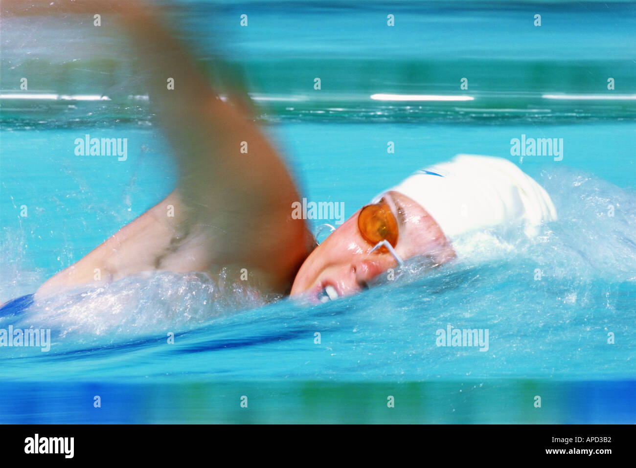 Swimming freestyle side view hi-res stock photography and images - Alamy
