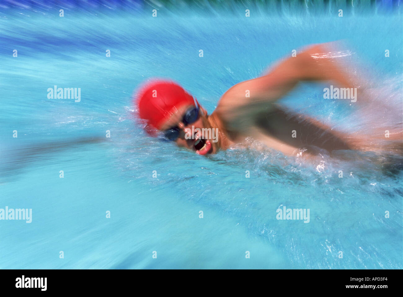 Swimming freestyle side view hi-res stock photography and images - Alamy