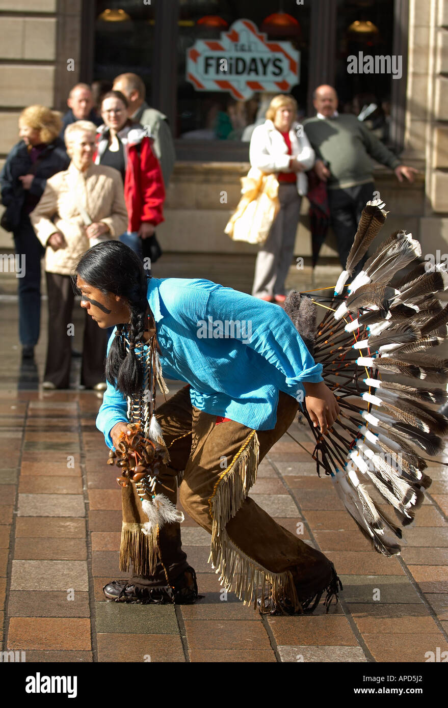 Native indian performing a dance Glasgow Scotland Stock Photo - Alamy