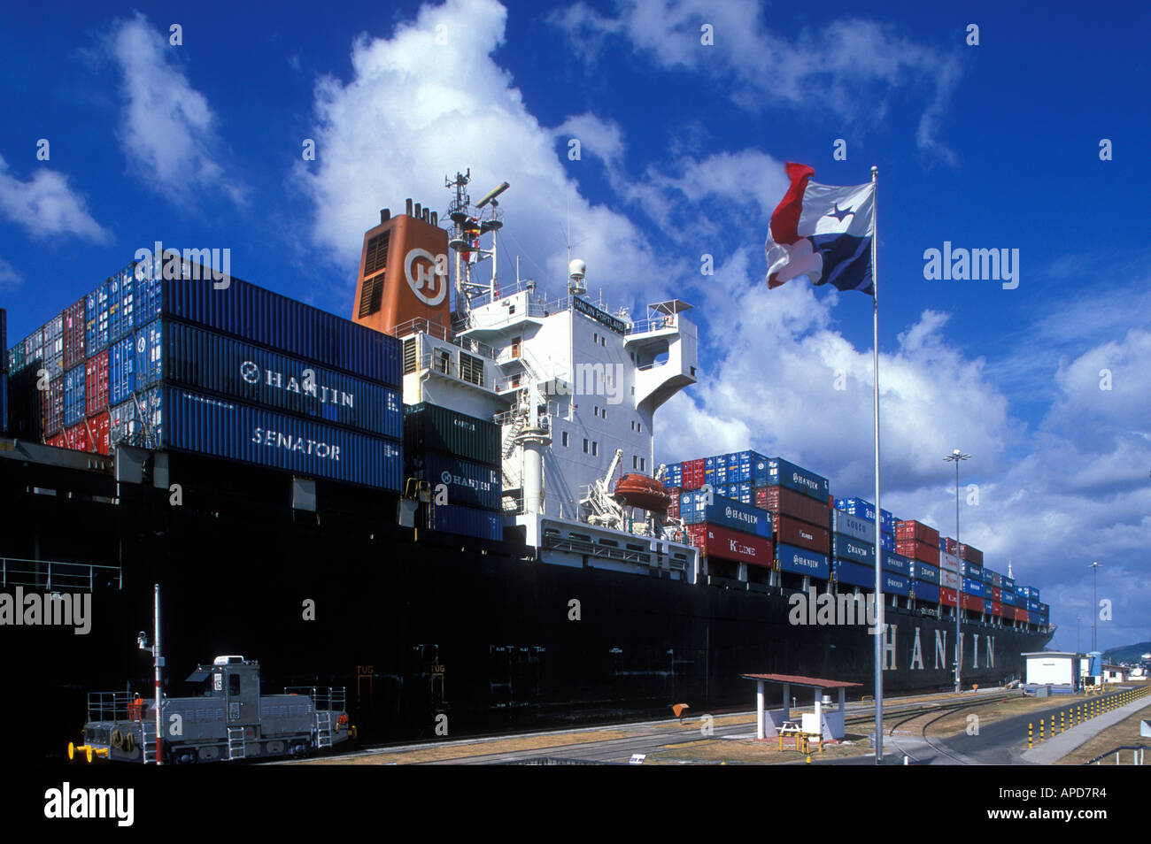 Panama Panamax sized cargo ship Hanjin Portland steams through ...