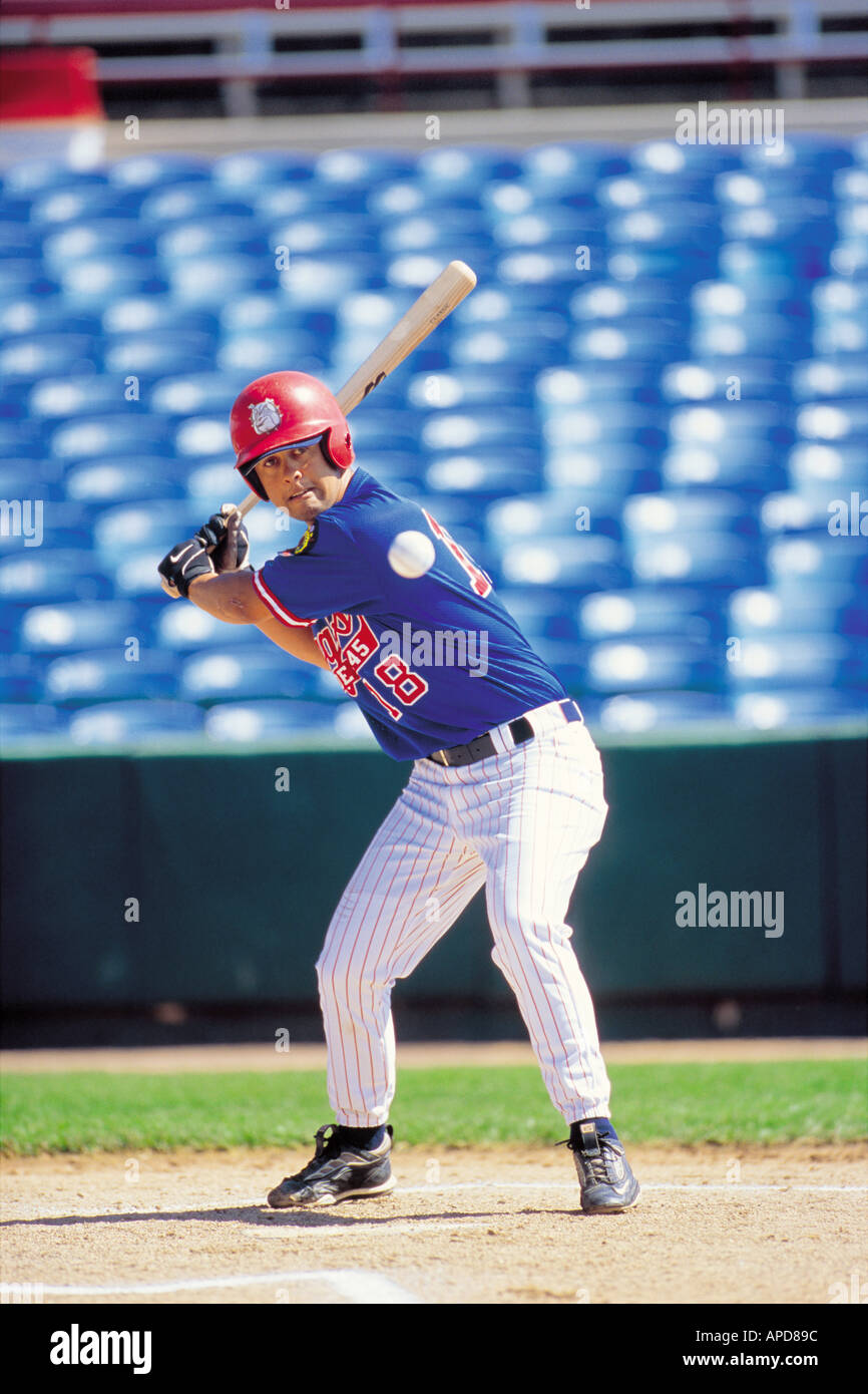 Baseball batter hitting hi-res stock photography and images - Alamy