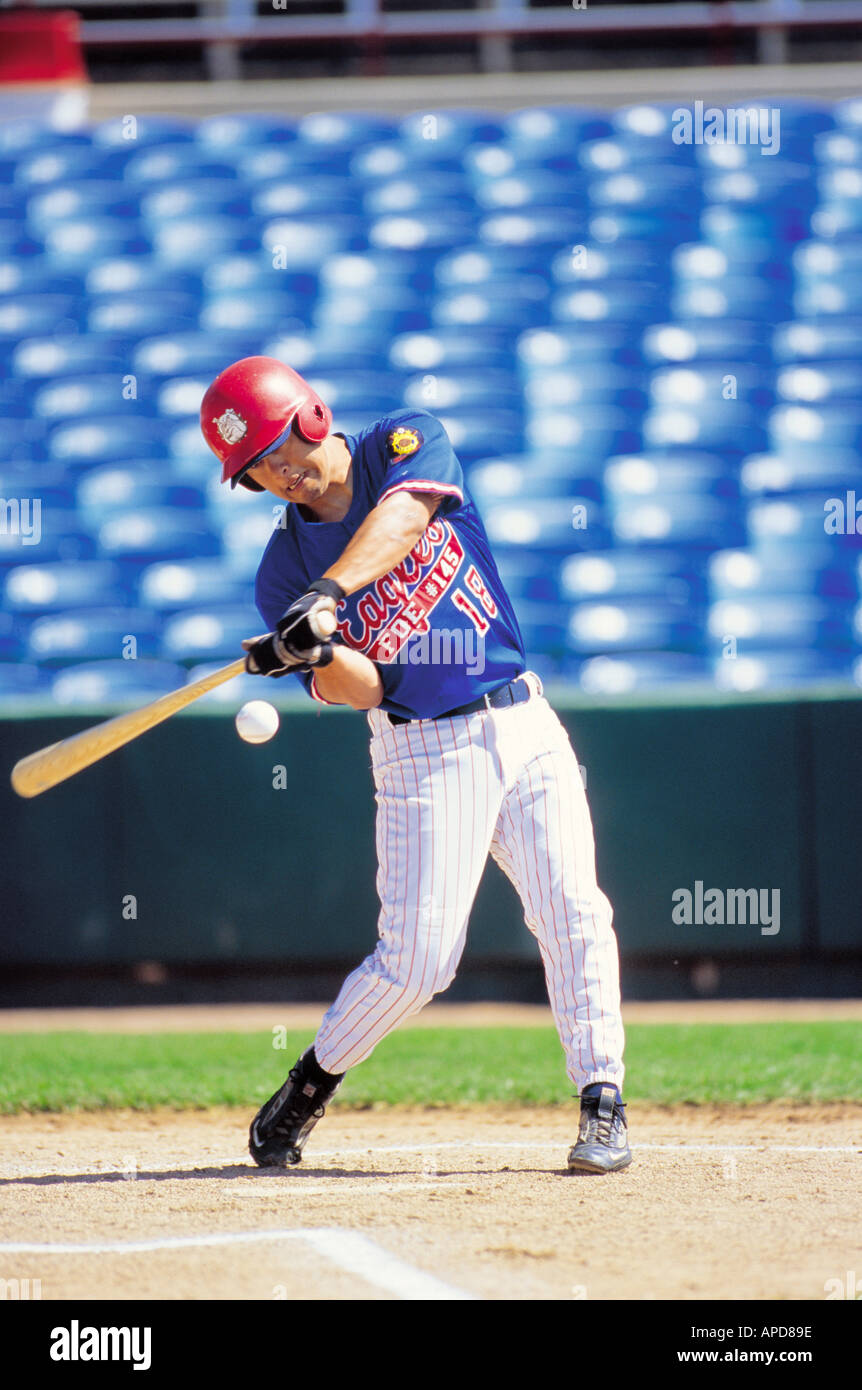 Baseball batter hitting hi-res stock photography and images - Alamy
