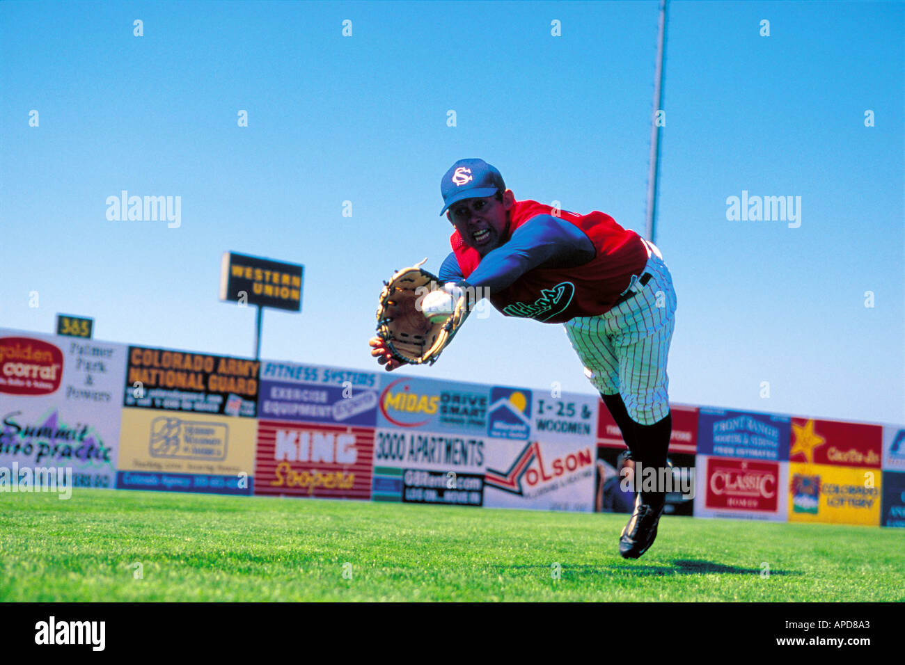 Catch outfield ball hi-res stock photography and images - Alamy