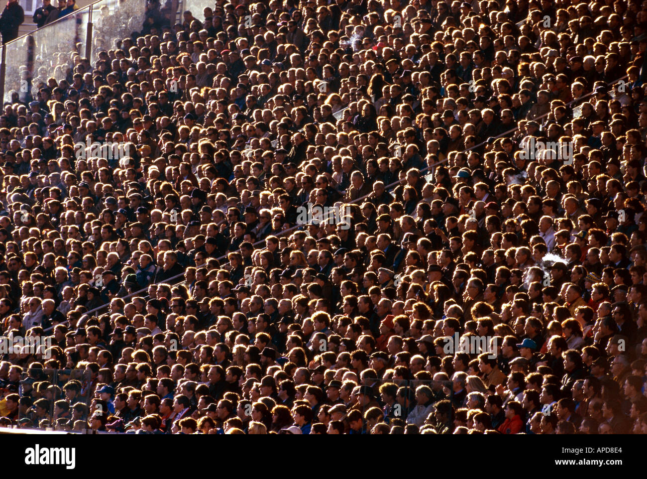 Seated spectators hi-res stock photography and images - Alamy